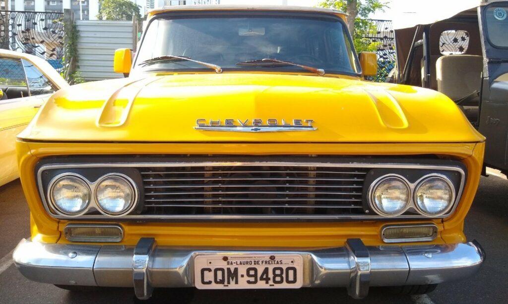 Shopping de Salvador recebe exposição de automóveis antigos e ...